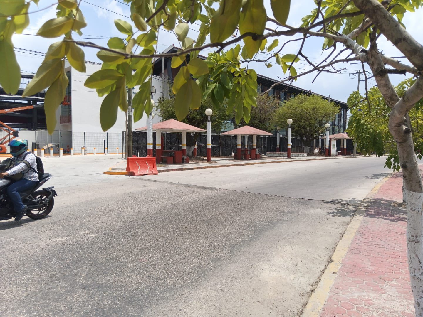 Renovación y limpieza en el parque Colonia Estación - Tenosique Tab.